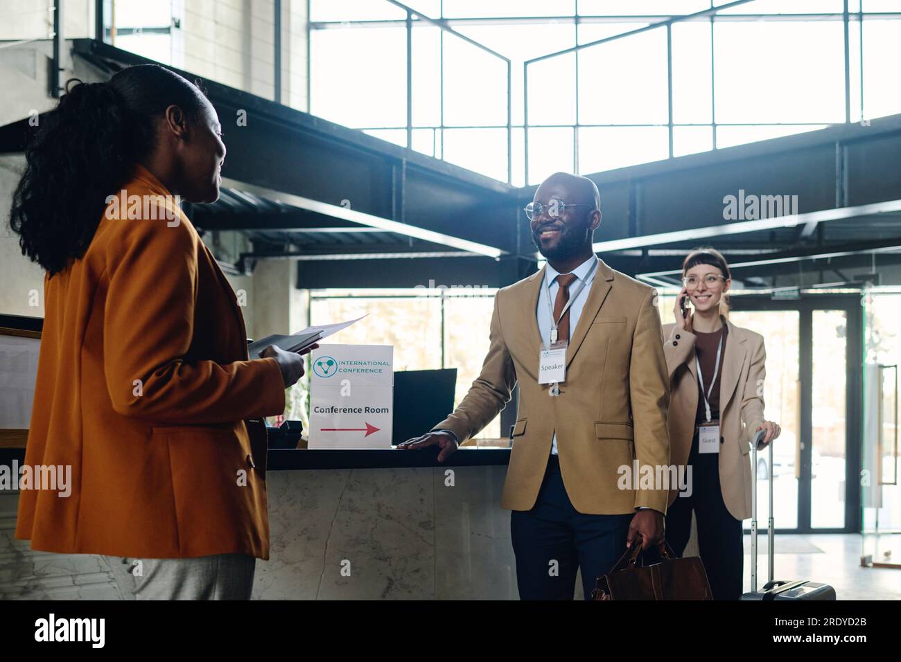 Hotel reception desk african hi-res stock photography and images - Alamy