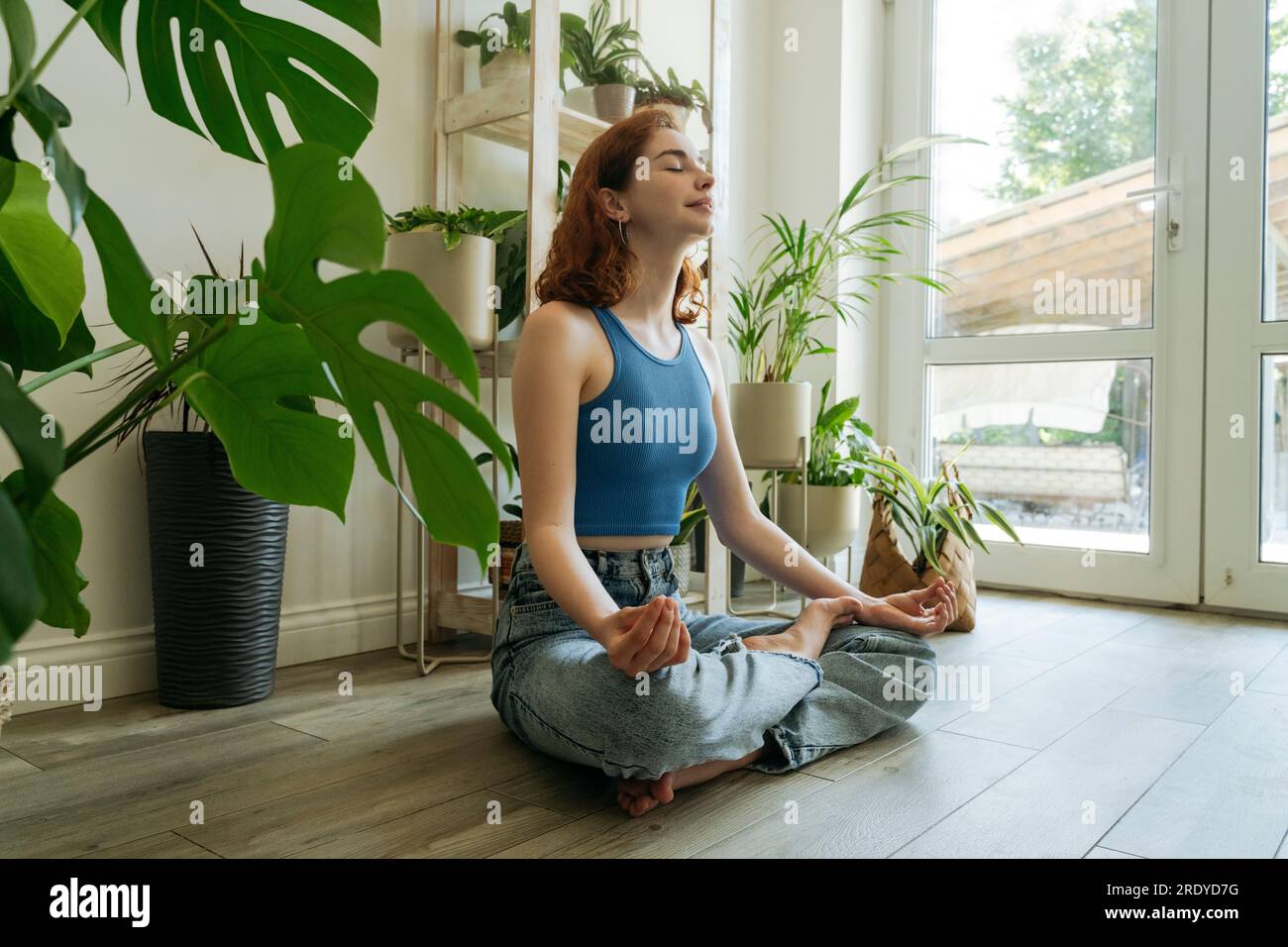 Full body young domestic hi-res stock photography and images - Alamy