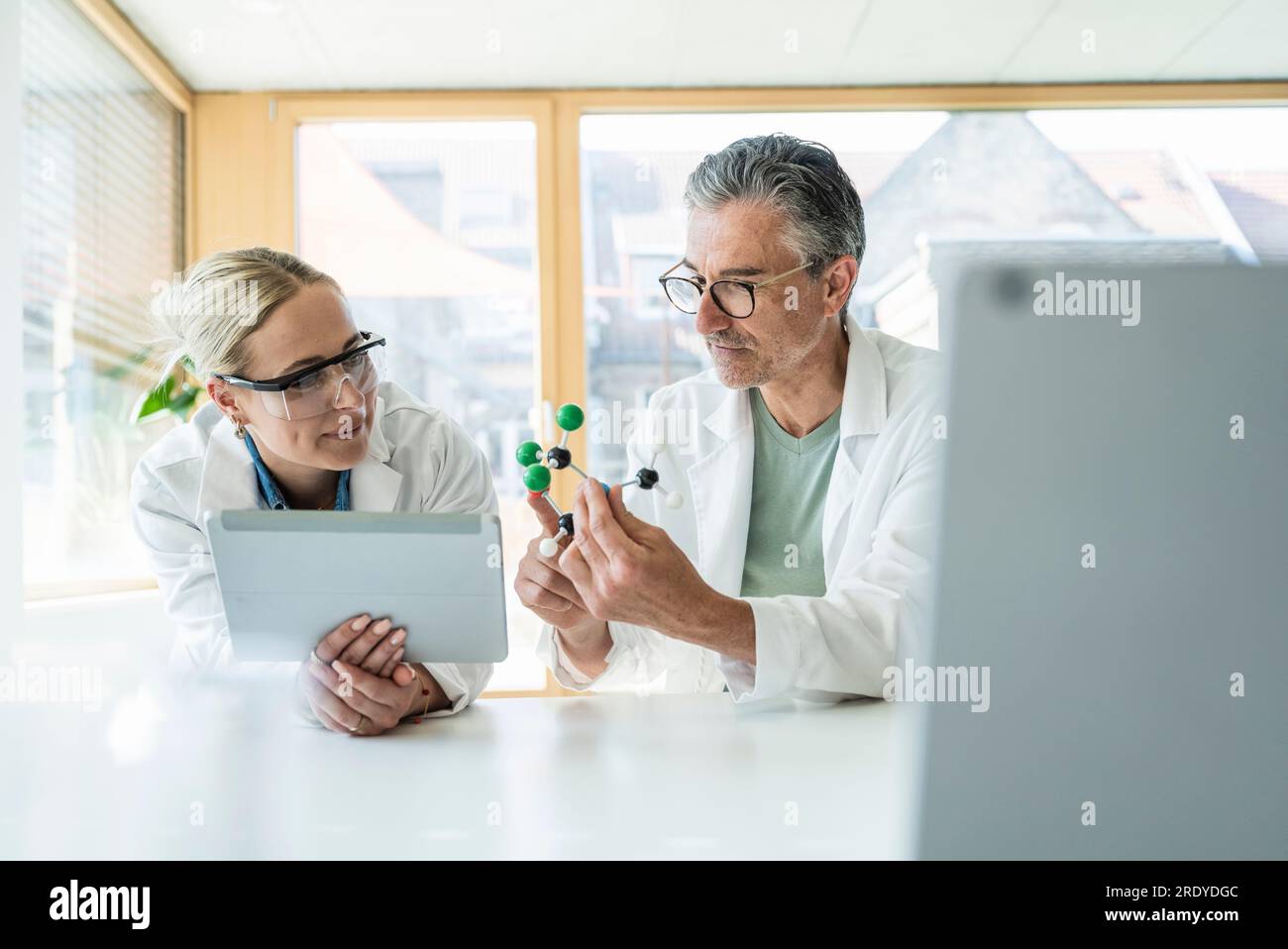 Molecule structure hi-res stock photography and images - Alamy