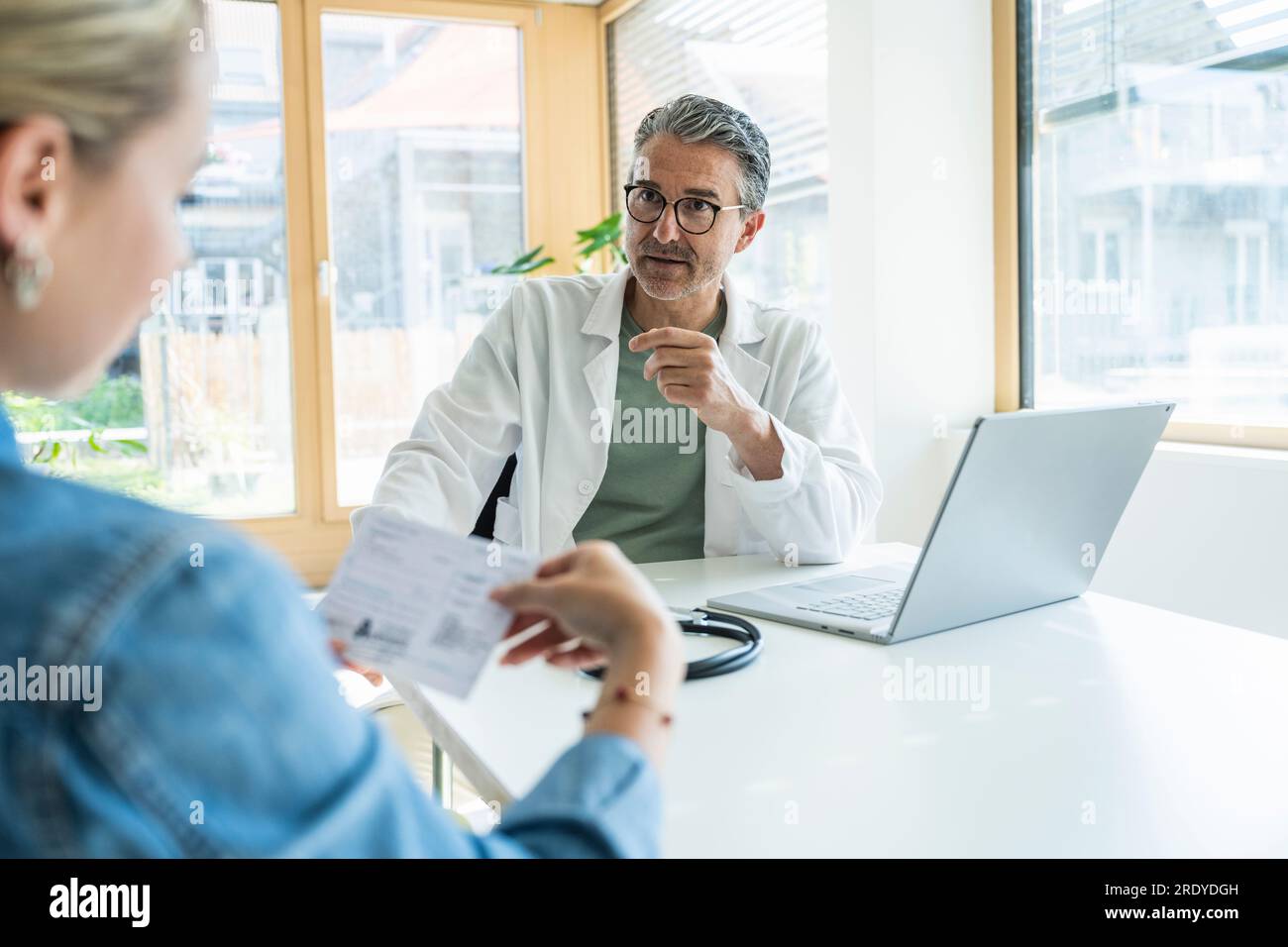 Medical report hi-res stock photography and images - Alamy