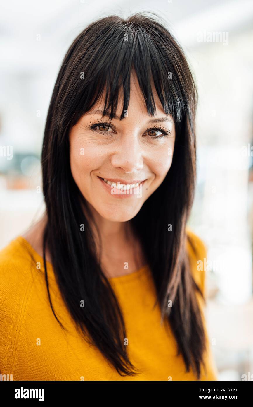 Bangs hi-res stock photography and images - Alamy