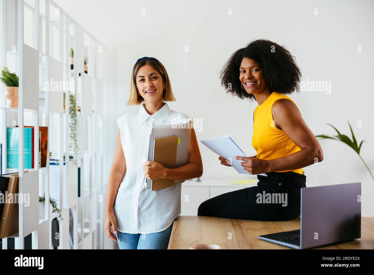 Smiling multiracial team colleagues hi-res stock photography and images ...