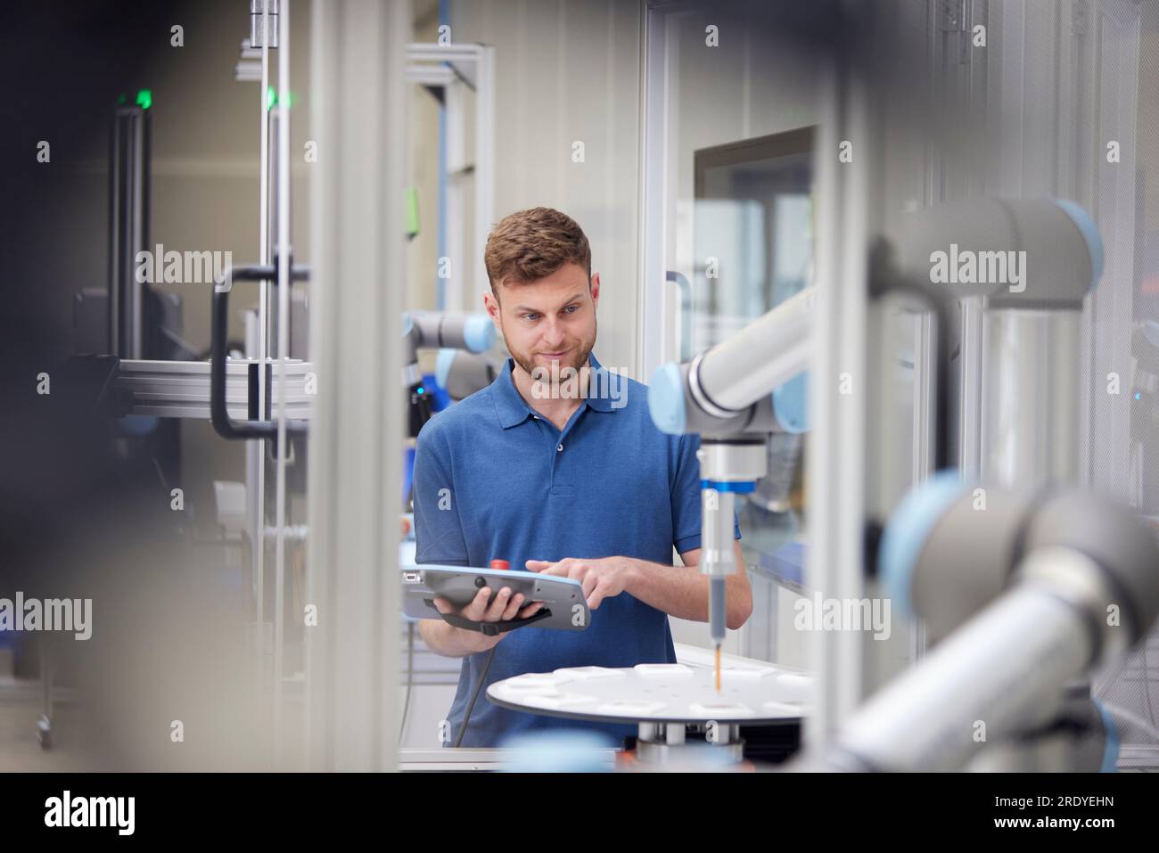 Robotic machine hi-res stock photography and images - Alamy