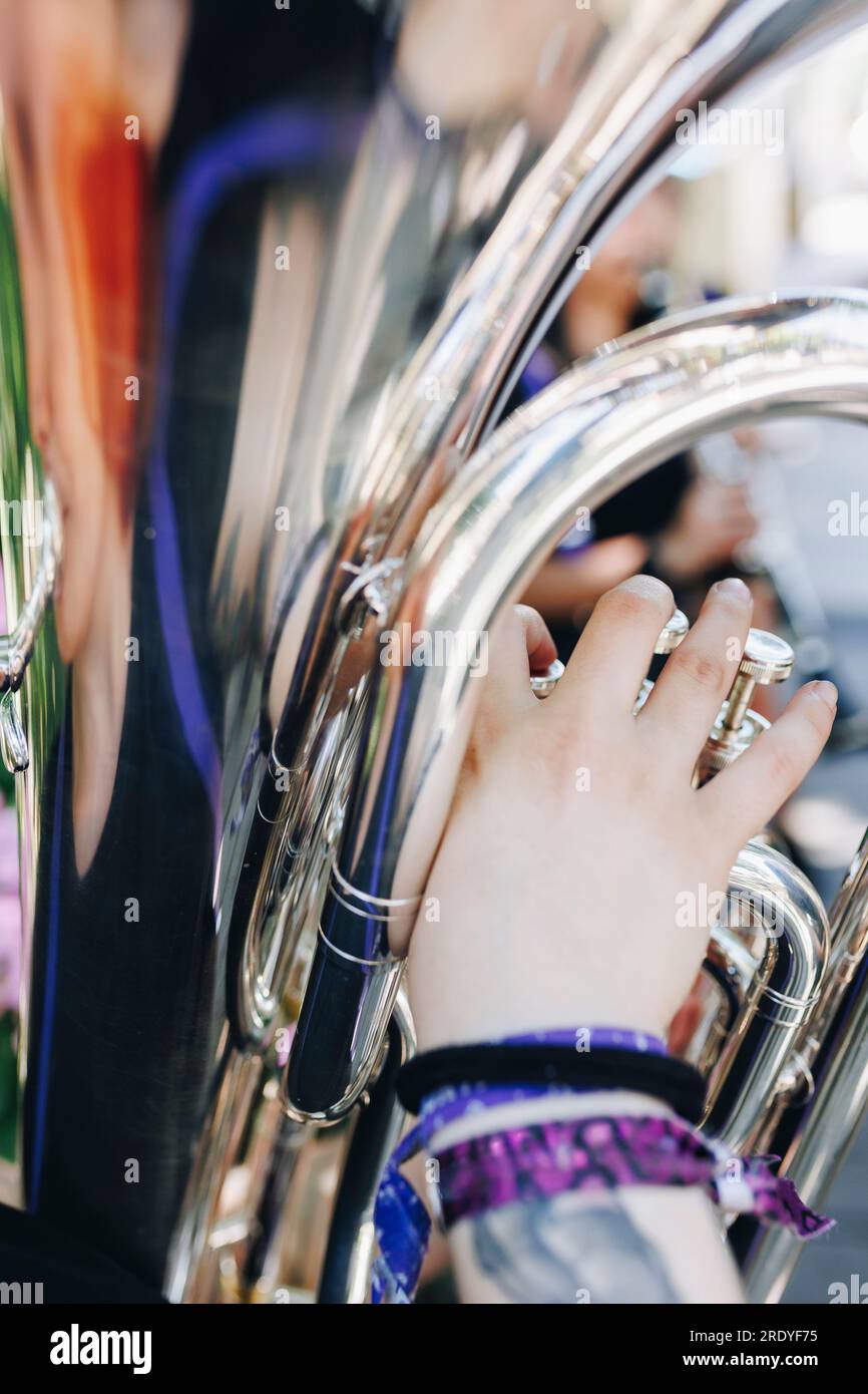 Playing trumpet hand hi-res stock photography and images - Alamy