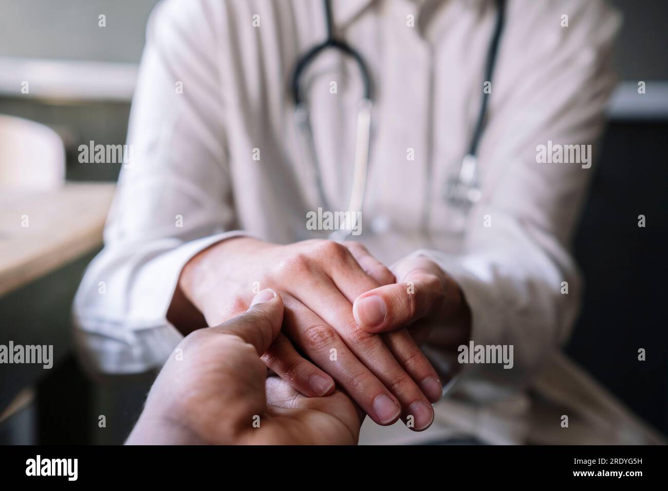 Hand american doctor hi-res stock photography and images - Alamy