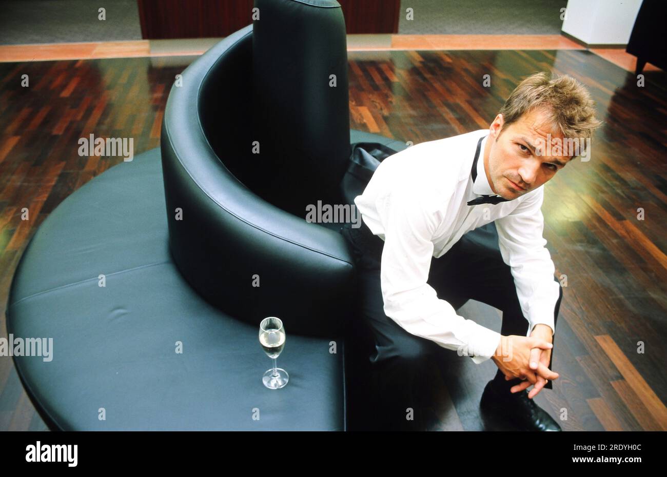 Mathias Herrmann, deutscher Schauspieler, in der Lobby eines Hotels in ...