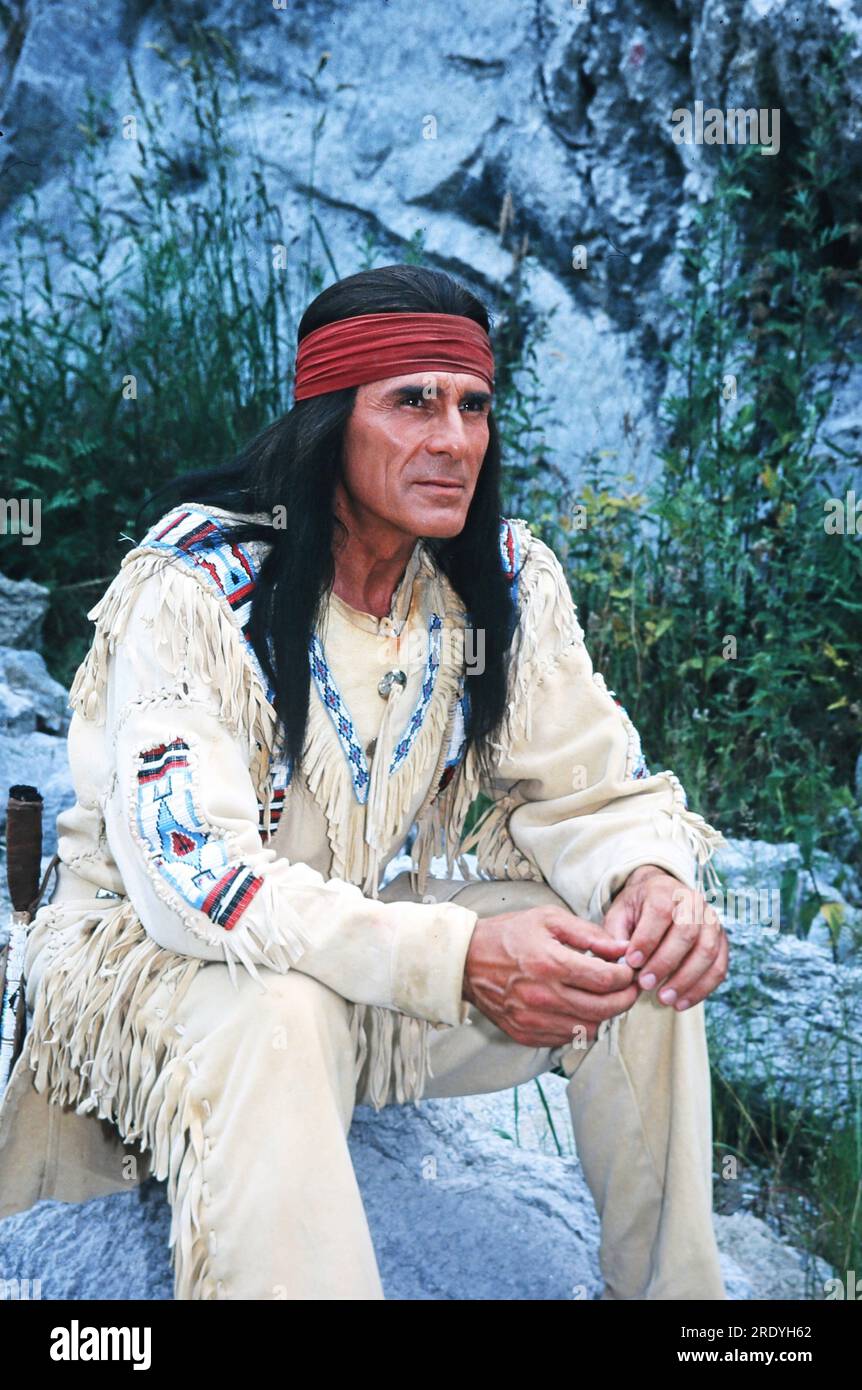 Gojko Mitic, deutsch serbischer Schauspieler und Regisseur, seine Rolle ...