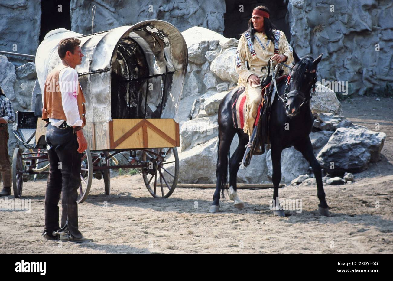 Gojko Mitic, deutsch serbischer Schauspieler und Regisseur, seine Rolle ...