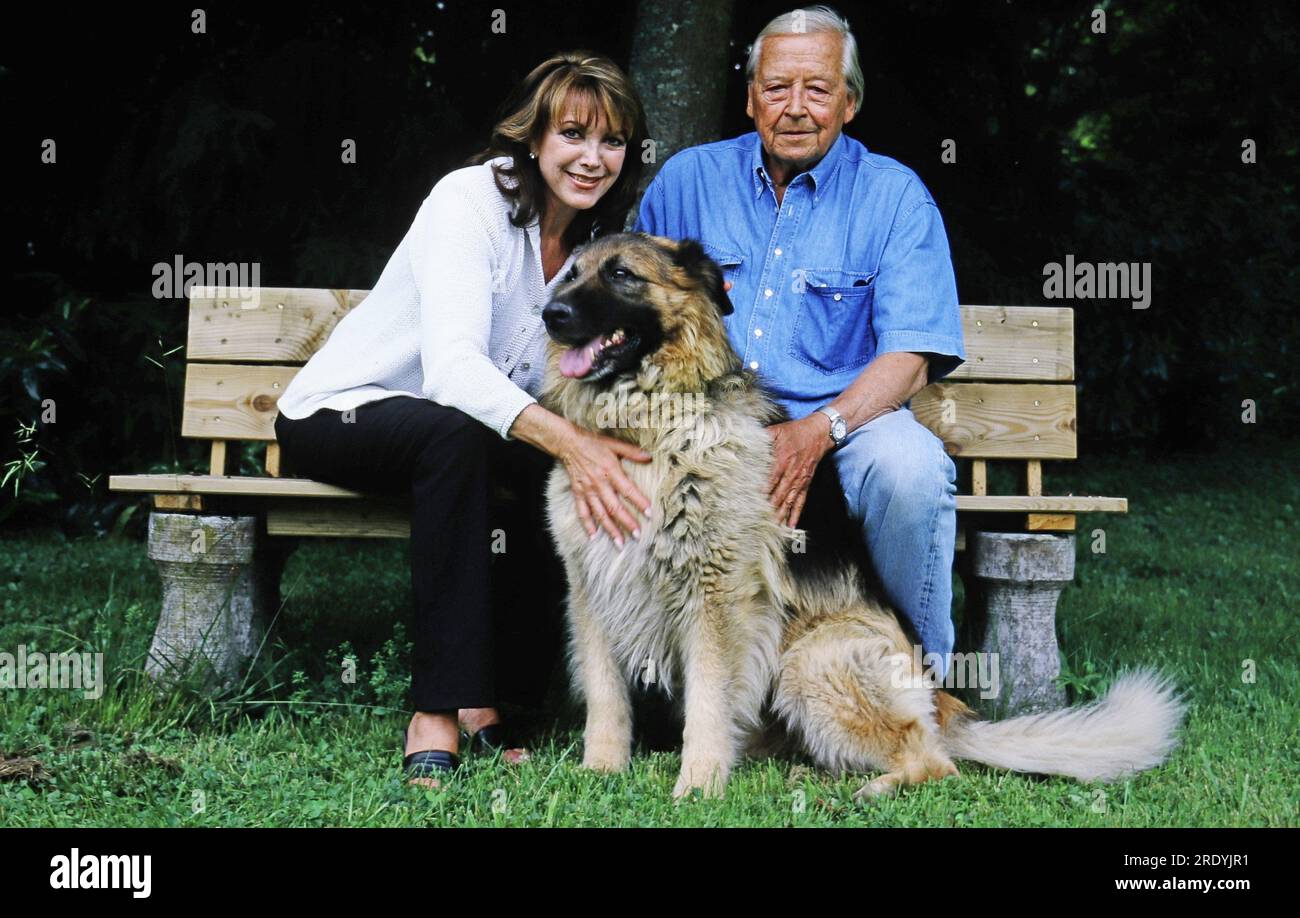 Petra Schürmann, ehemalige Miss World (1954), Moderatorin und ...