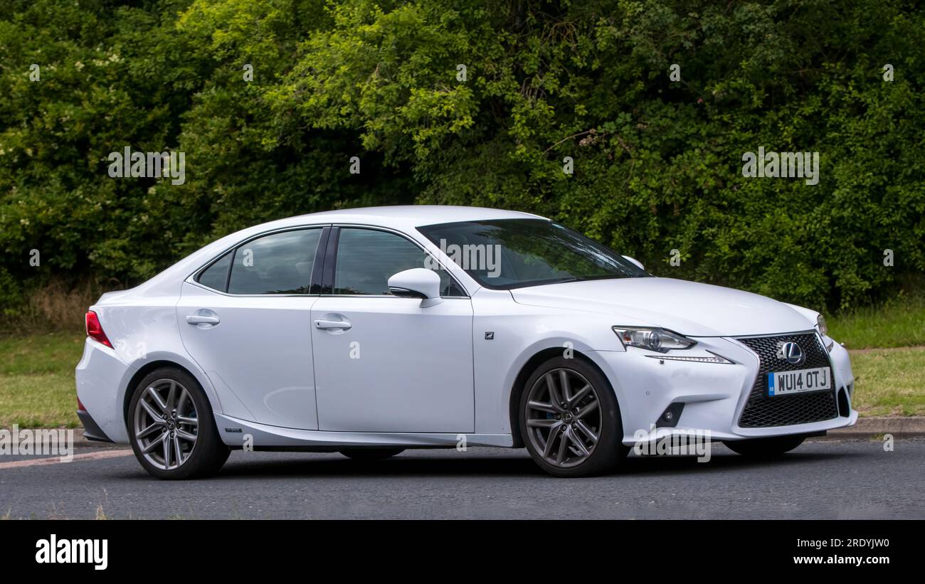 Is 300h f sport cvt hi-res stock photography and images - Alamy