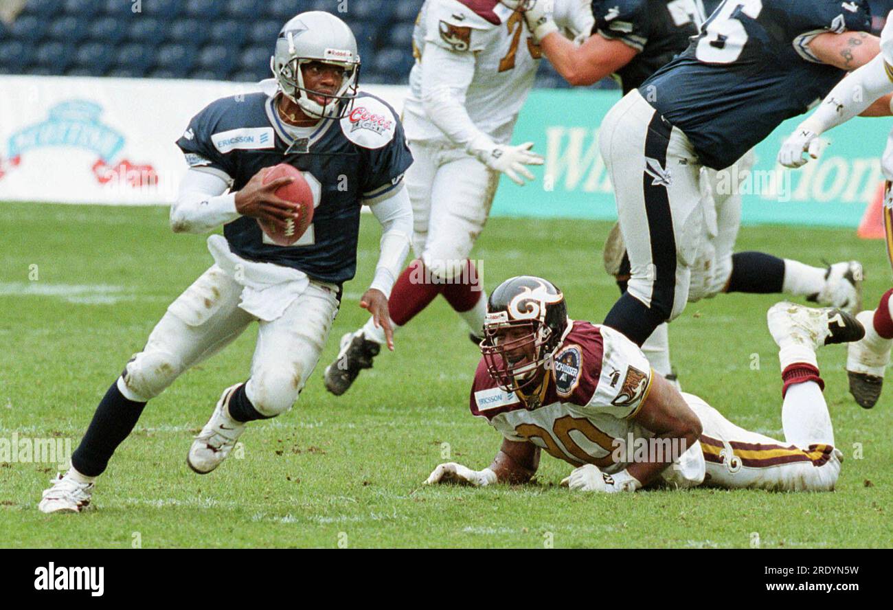 SCOTTISH CLAYMORES V RHEIN FIRE, MURRAYFIELD, 18/4/99. Claymores quarter back Dameyune Craig on ...