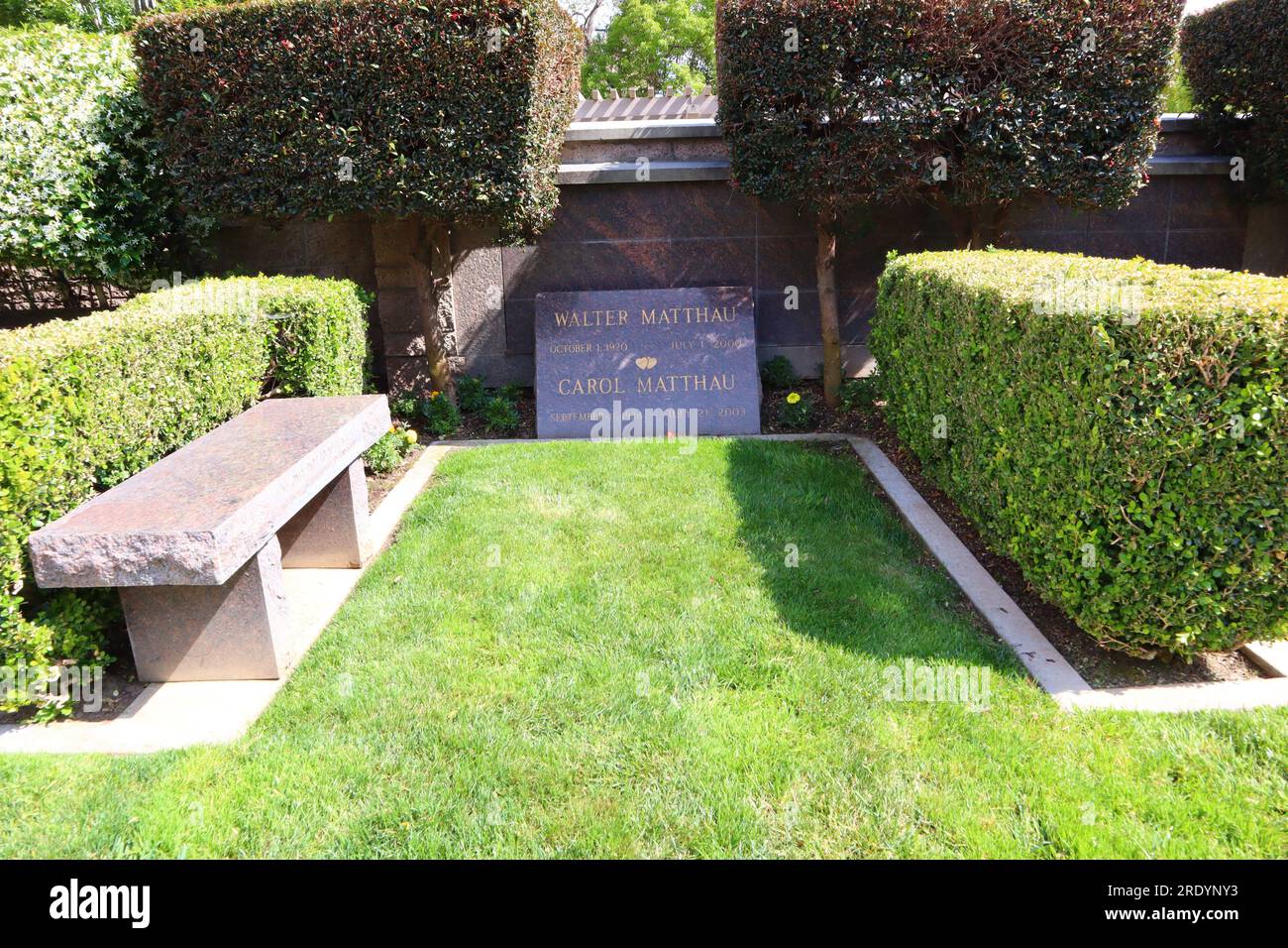 Los Angeles, California: WALTER MATTHAU and CAROL MATTHAU grave at Pierce Brothers Westwood ...