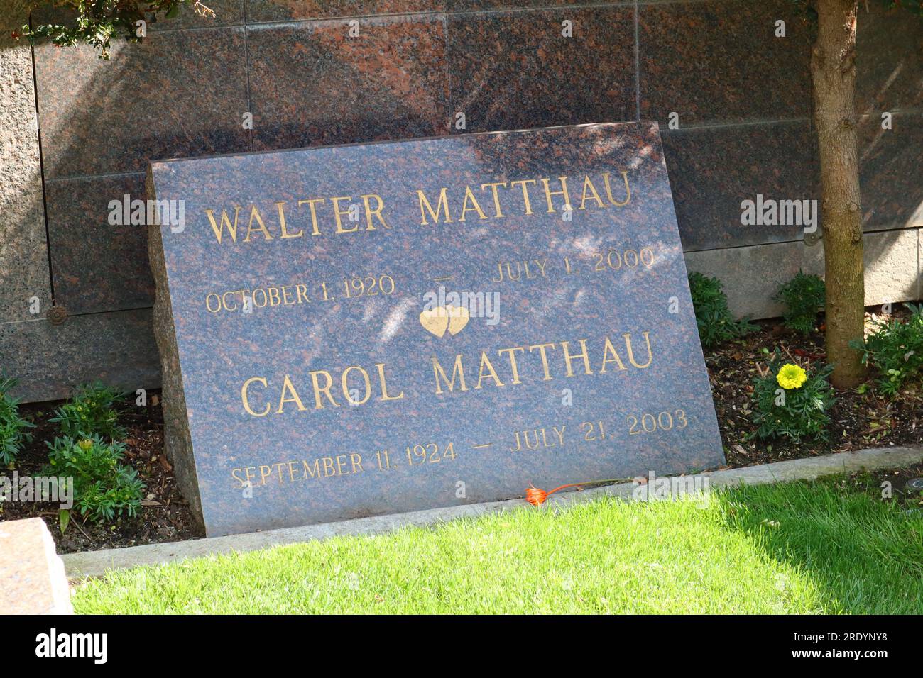 Los Angeles, California: WALTER MATTHAU and CAROL MATTHAU grave at Pierce Brothers Westwood ...