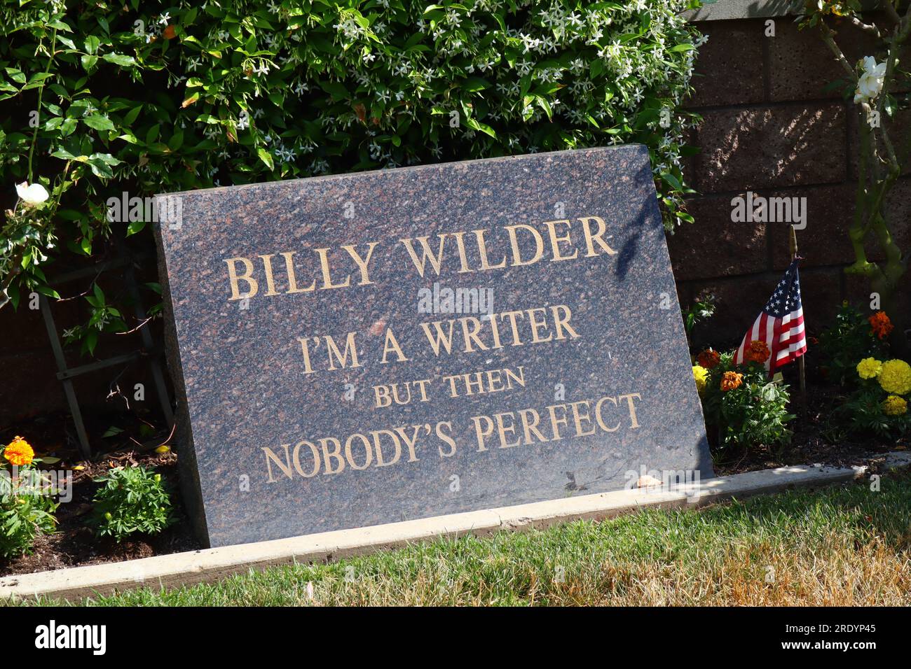 Los Angeles, California: BILLY WILDER grave at Pierce Brothers Westwood ...