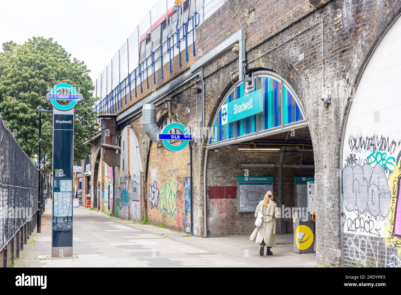 Entrance rail ldr shadwell light railway station place the londo hi-res ...