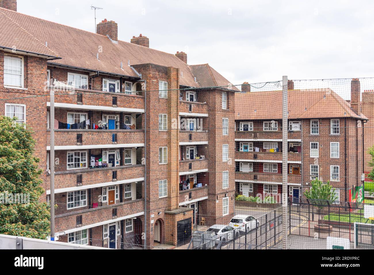 Tower hamlets council estate hi-res stock photography and images - Alamy