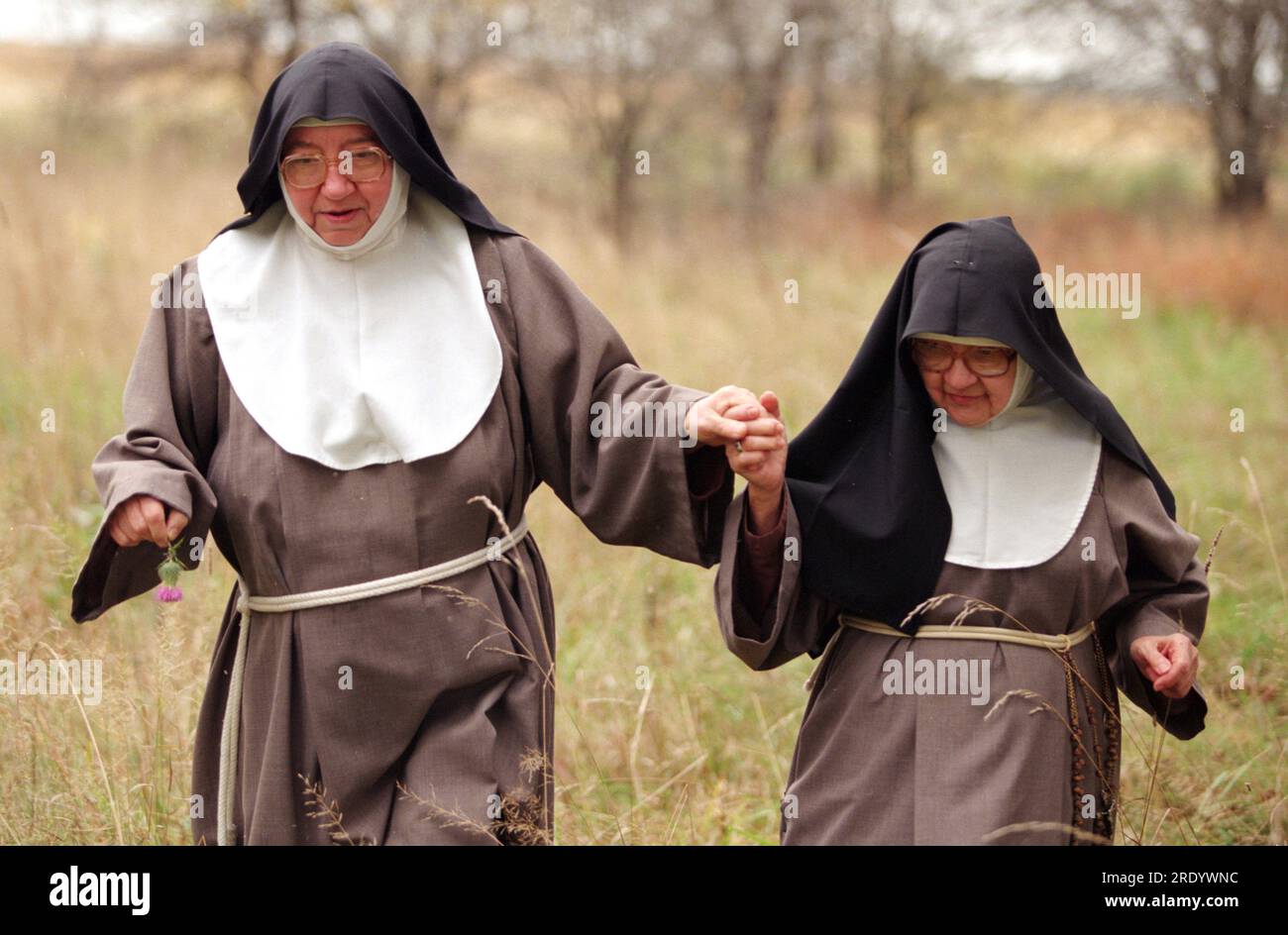 Nuns costumes hi-res stock photography and images - Alamy