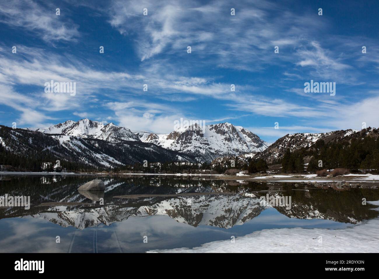 Landscape of a partially frozen June Lake Stock Photo - Alamy