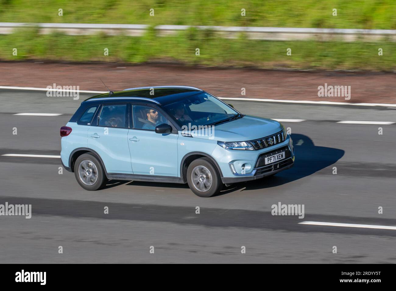 Suzuki Vitara SZ4 Boosterjet MHE; travelling at speed on the M6 ...