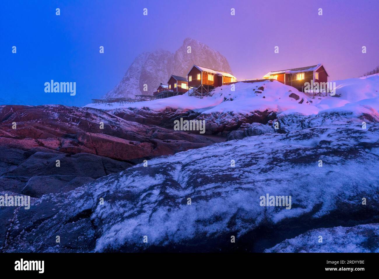 Rorbu hut hi-res stock photography and images - Alamy