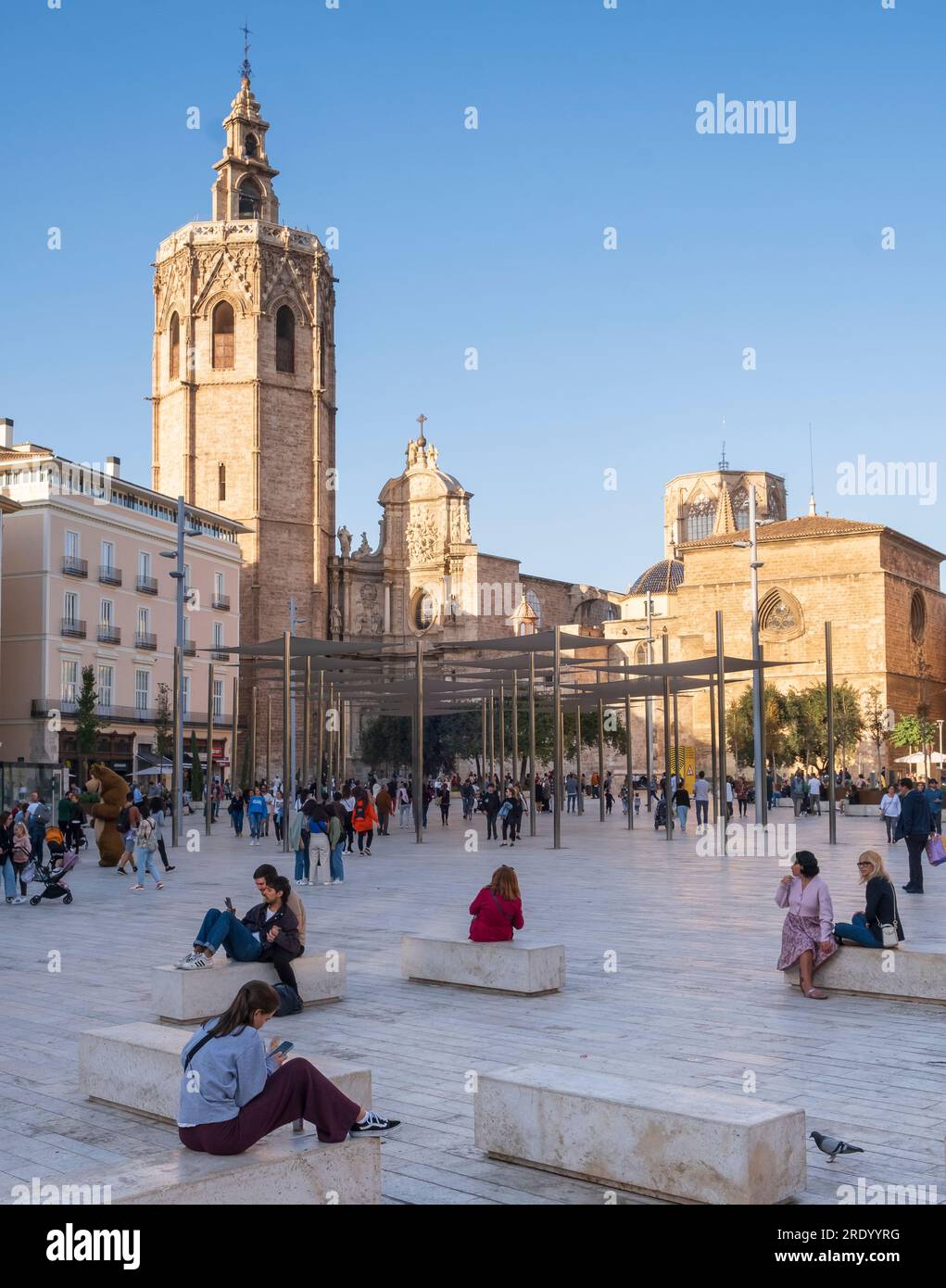 Plaza de la Reina (Queen's Square) in the old town of Valencia with the ...
