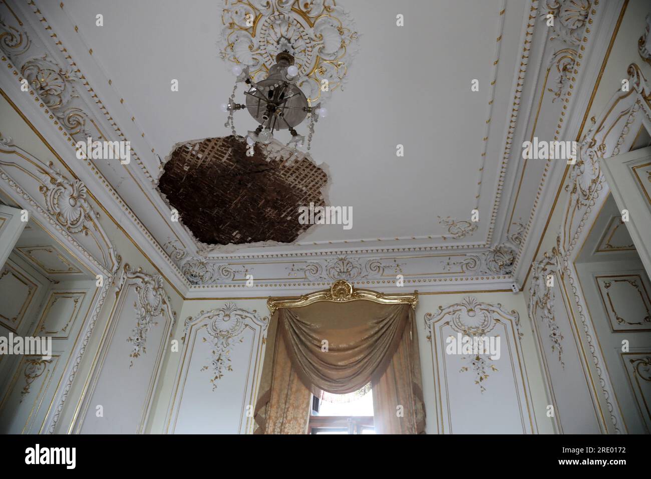 House of scientists hi-res stock photography and images - Alamy