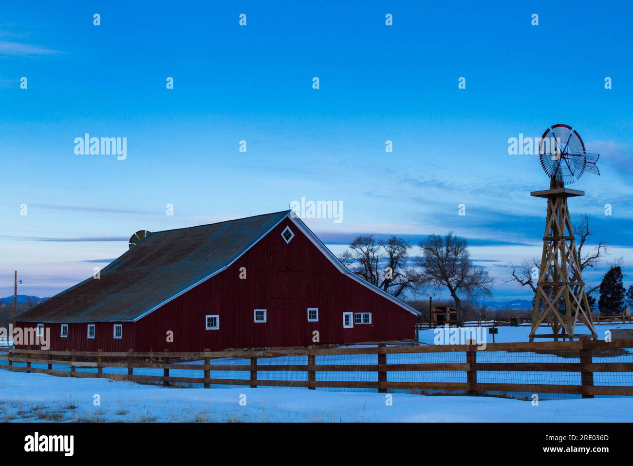 Old Red Barn Stock Photo - Alamy