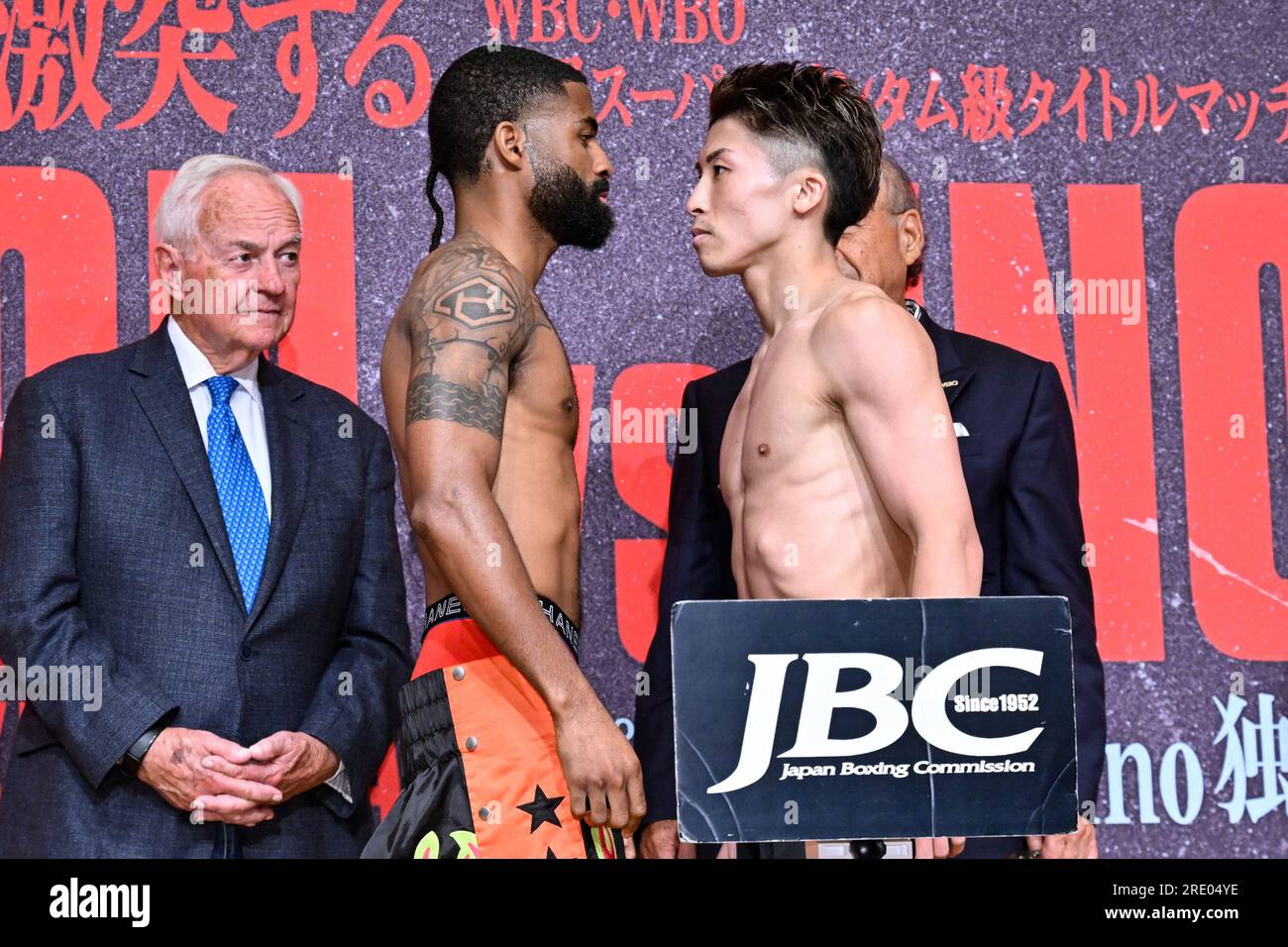 Champion Stephen Fulton (L) of US and challenbger Naoya Inoue of Japan ...