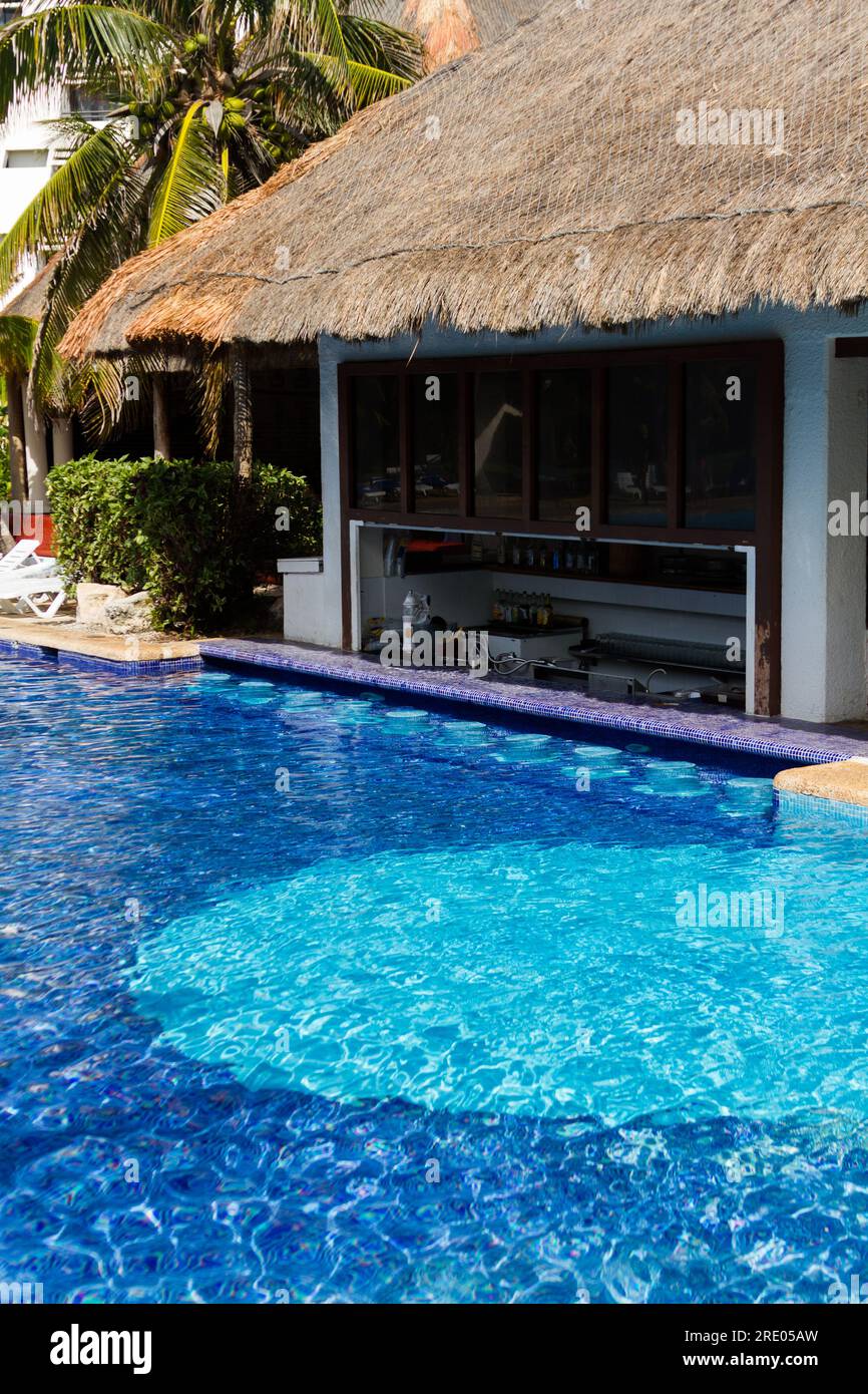 Cancun mexico pool bar hi-res stock photography and images - Alamy