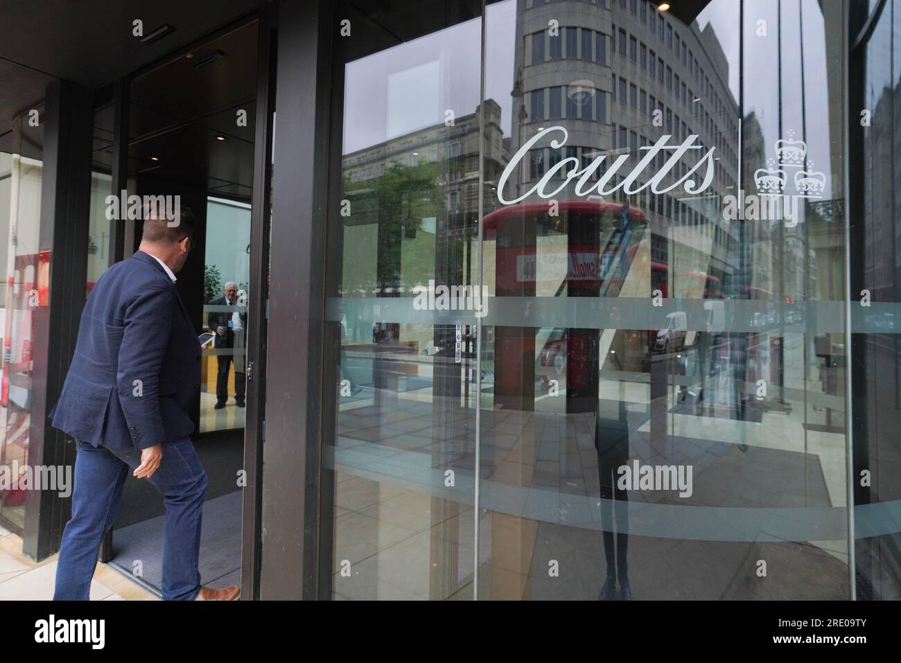 Nigel farage money hi-res stock photography and images - Alamy