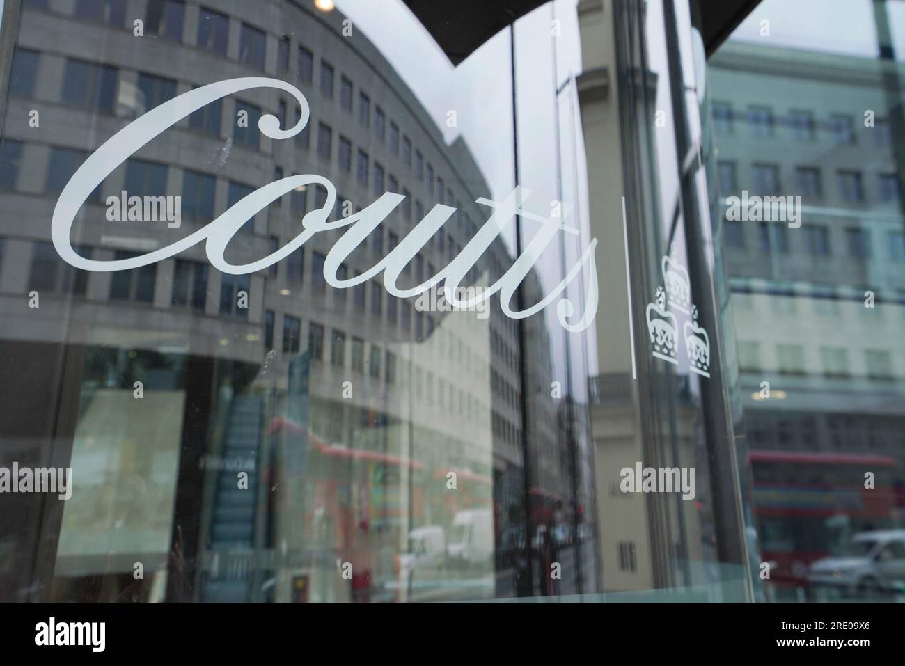 Nigel farage bank account hi-res stock photography and images - Alamy