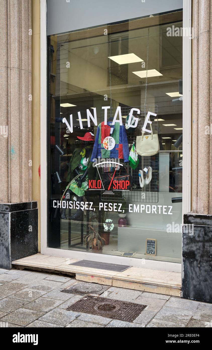 Vintage Kilo Shop Marseille France Stock Photo - Alamy