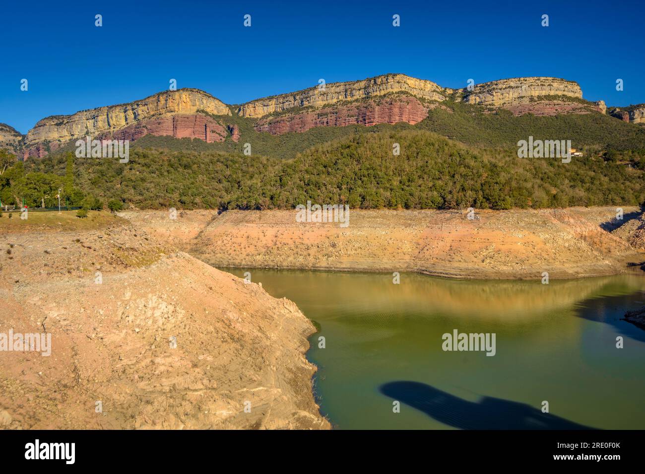 Dam of the Sau reservoir with the swamp almost empty during the 2022-23 ...