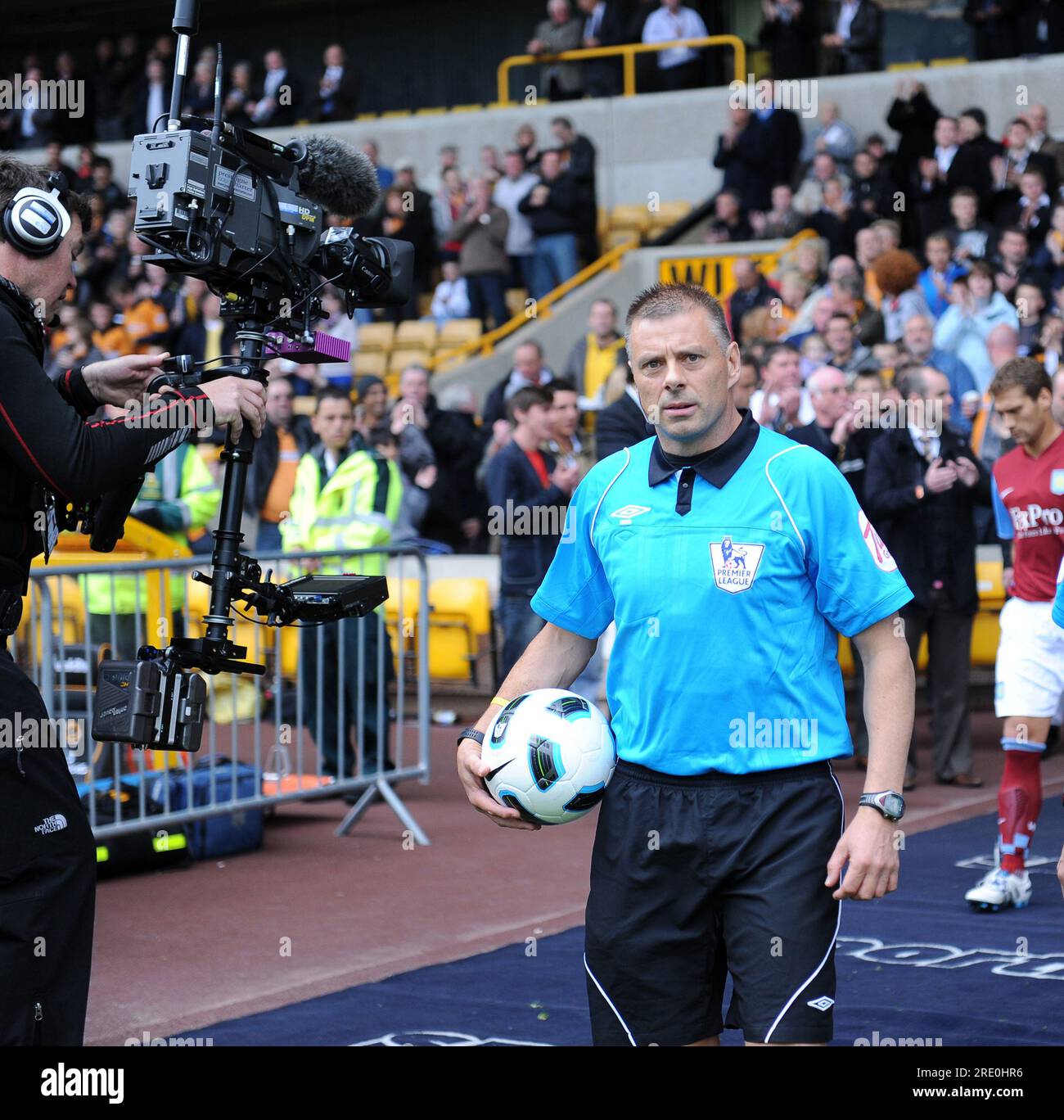 British football referee hi-res stock photography and images - Alamy