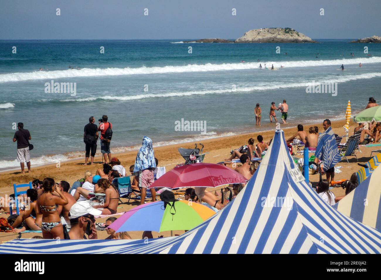 Beach of zarautz hi-res stock photography and images - Alamy