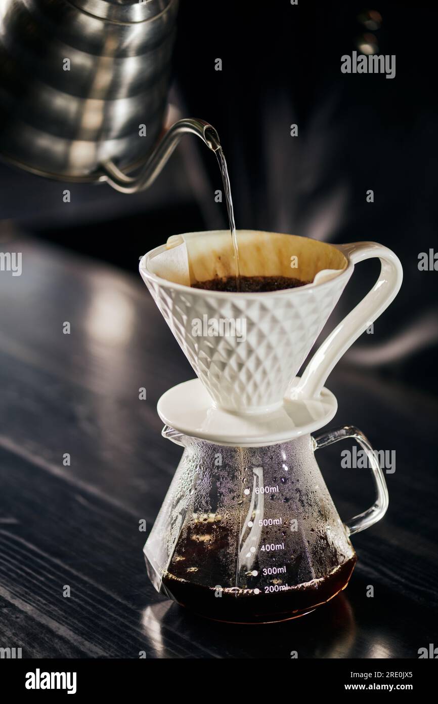 Glass pot boiling water hi-res stock photography and images - Alamy