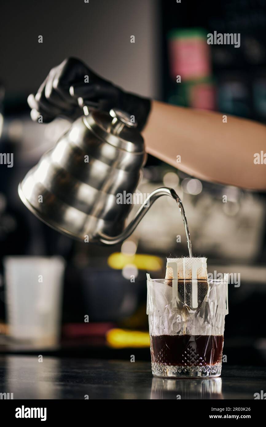 Pour boiling water over black hi-res stock photography and images - Alamy