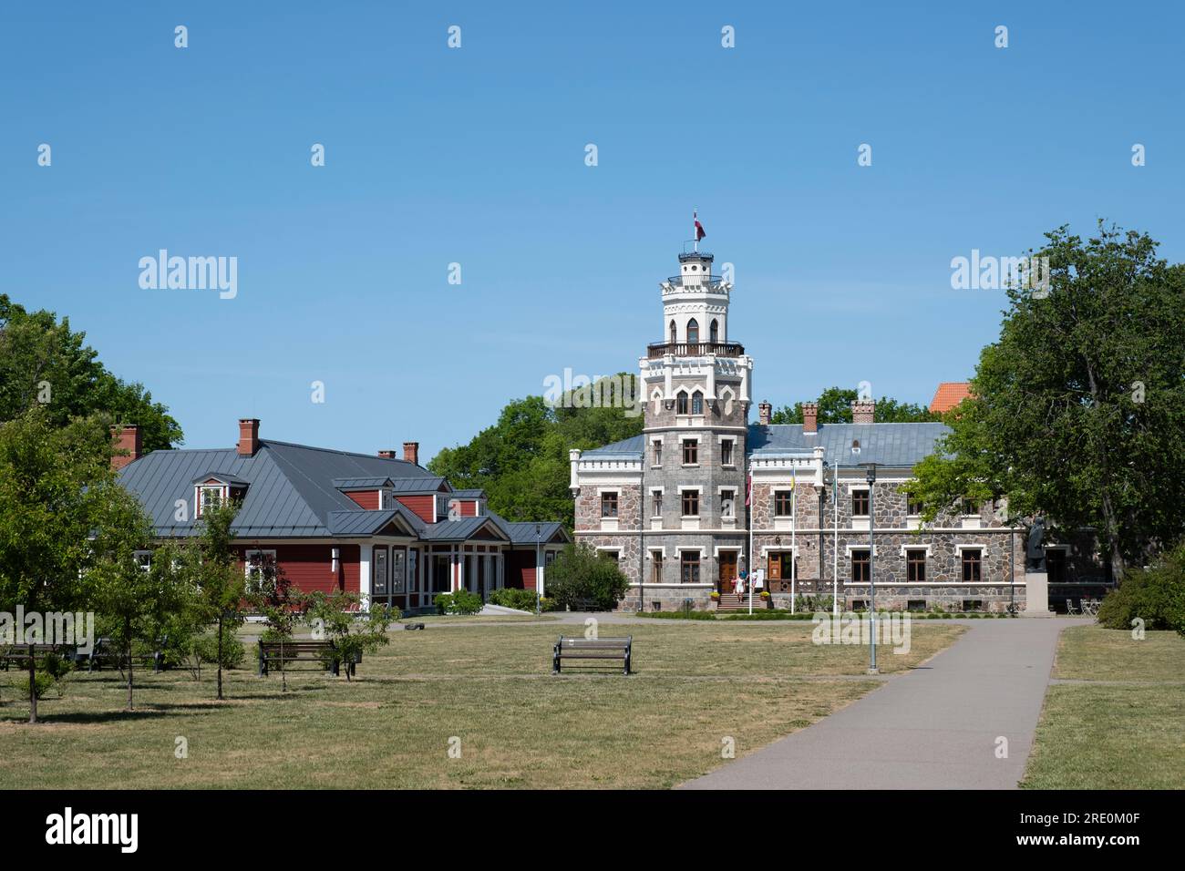 Neogothic palace hi-res stock photography and images - Alamy
