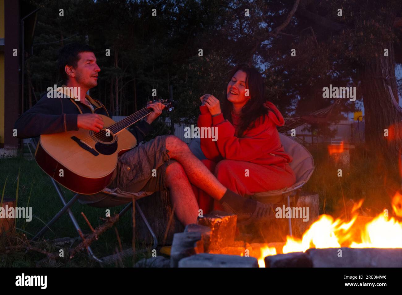 Sing along party hi-res stock photography and images - Alamy