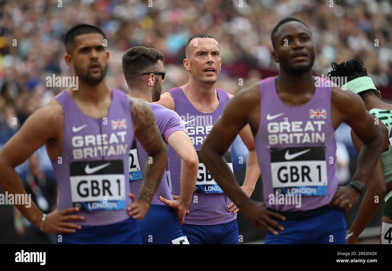 100 metre track hi-res stock photography and images - Alamy