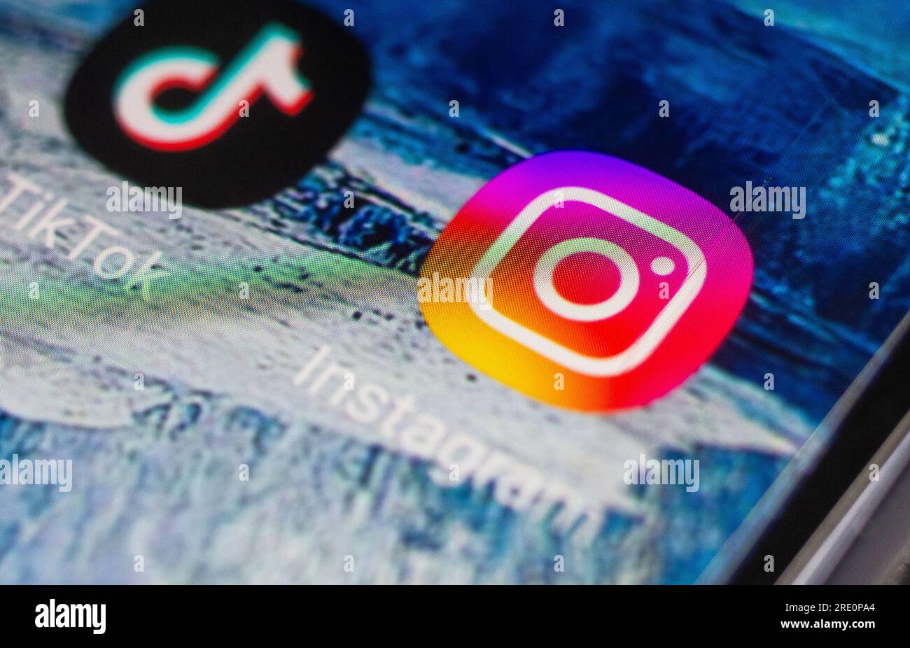 Tiktok mobil hi-res stock photography and images - Alamy