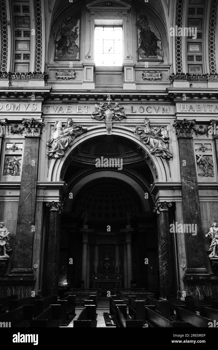 Holy Trinity Brompton Stock Photo - Alamy