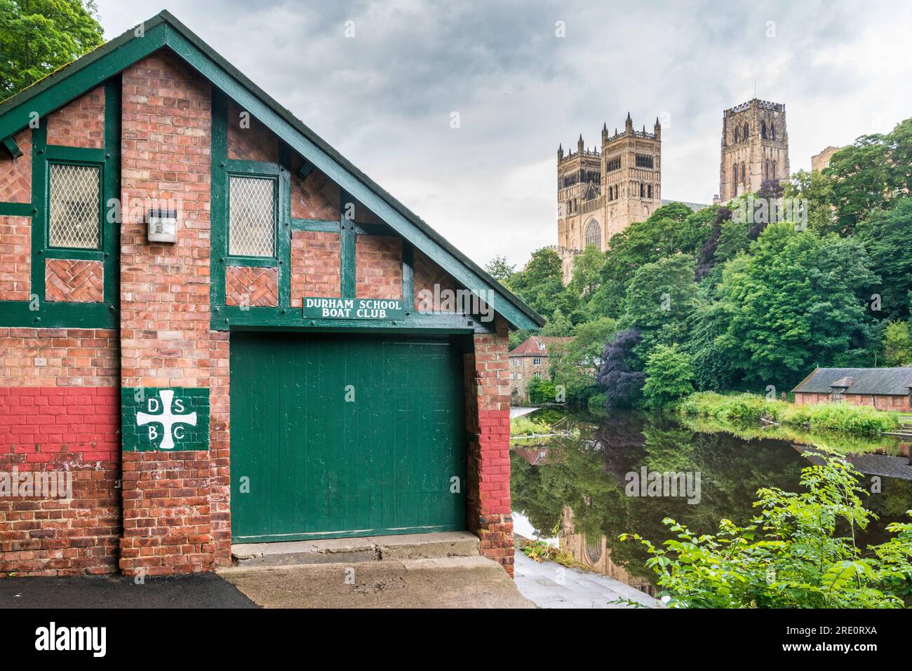 River boathouse hi-res stock photography and images - Alamy