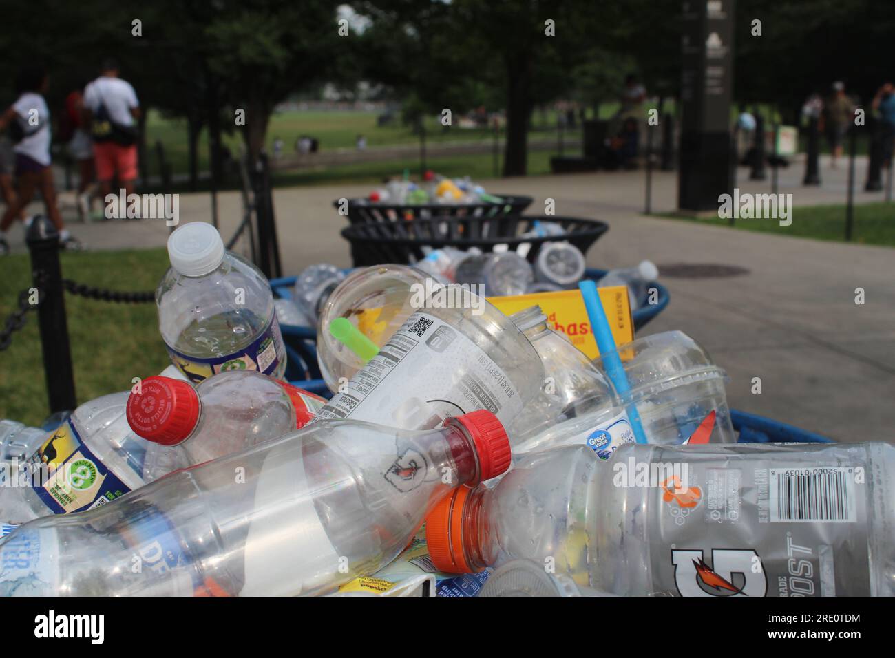 Overloaded waste bin hi-res stock photography and images - Alamy