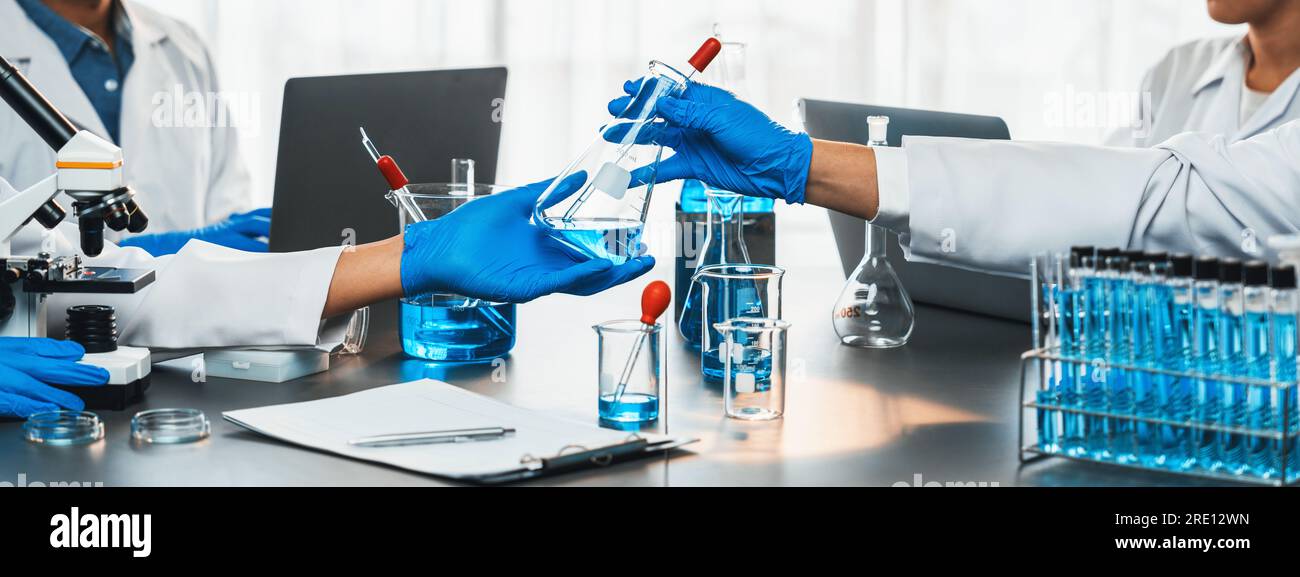 Groundbreaking experiments hi-res stock photography and images - Alamy