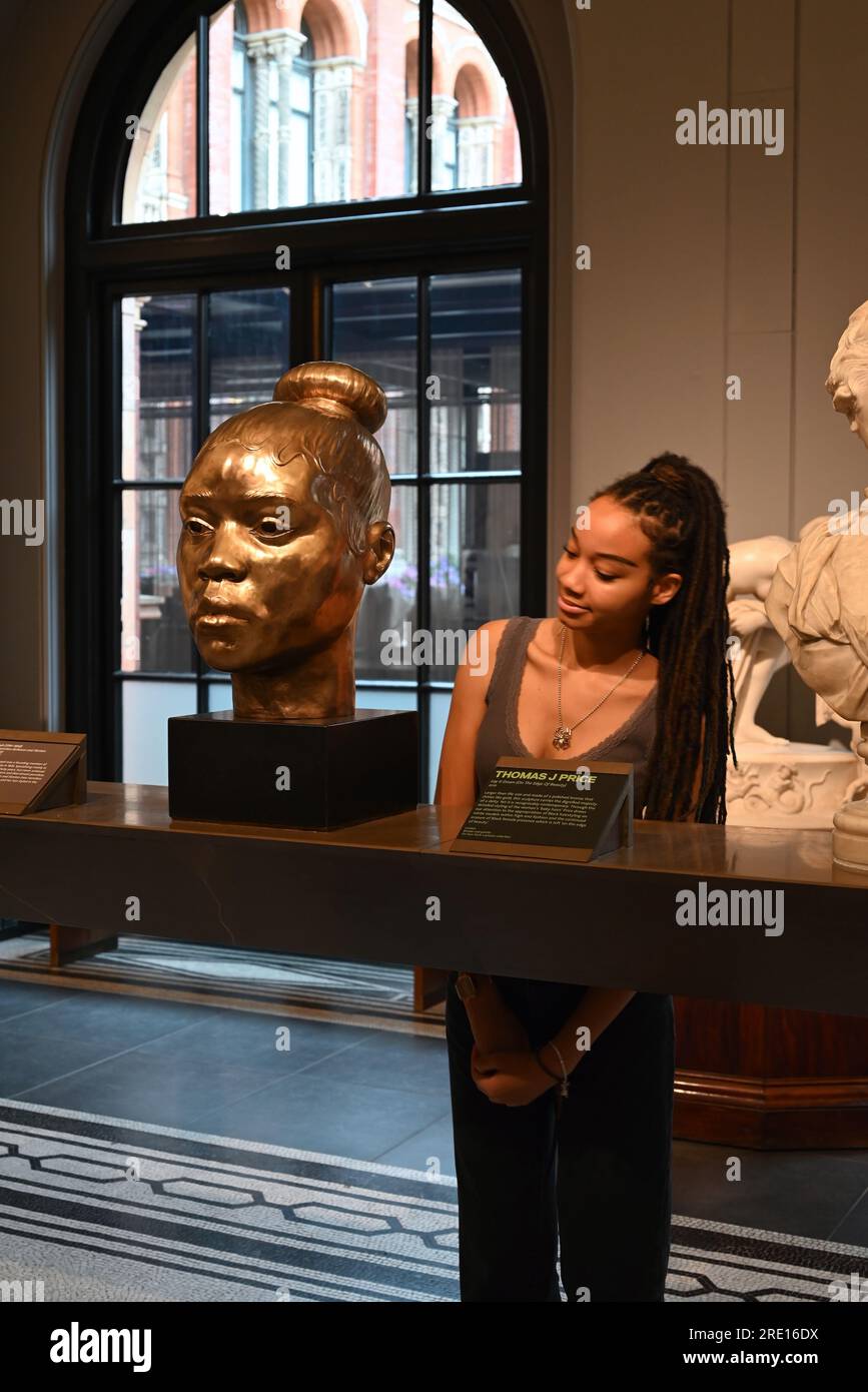 Artist lay figures hi-res stock photography and images - Alamy