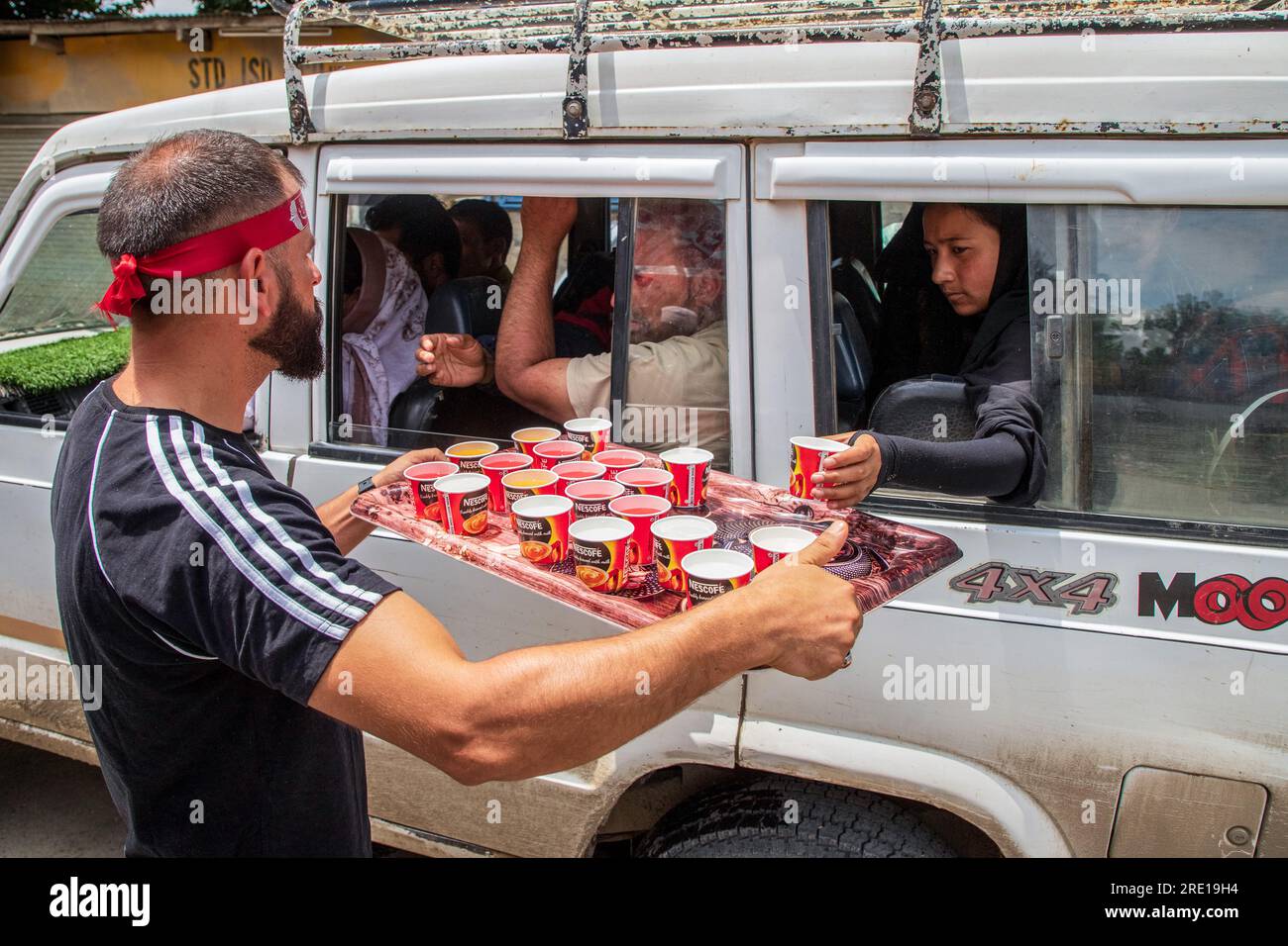 Karbala martyrs hi-res stock photography and images - Alamy