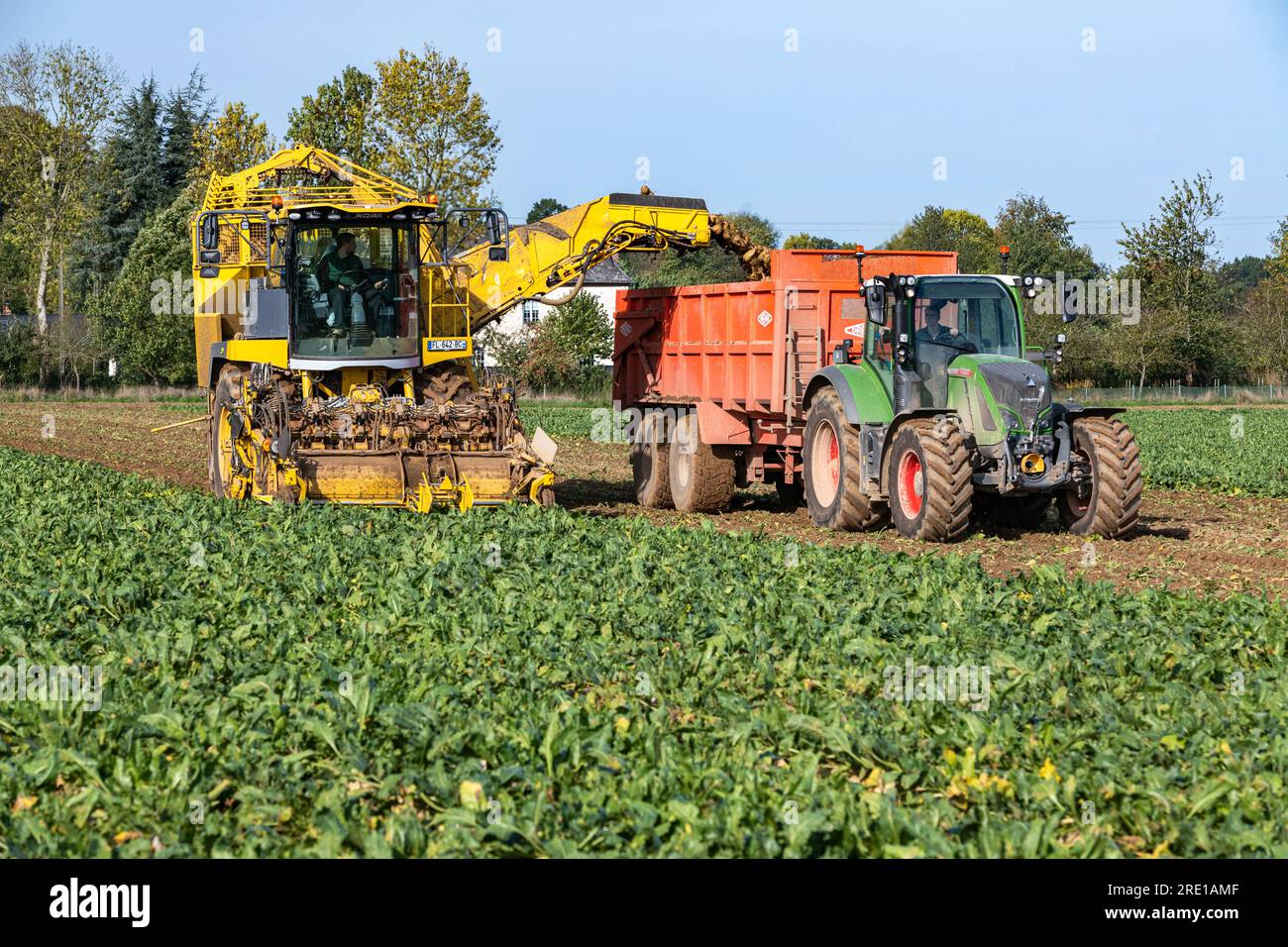 Hopper farm equipment hi-res stock photography and images - Alamy