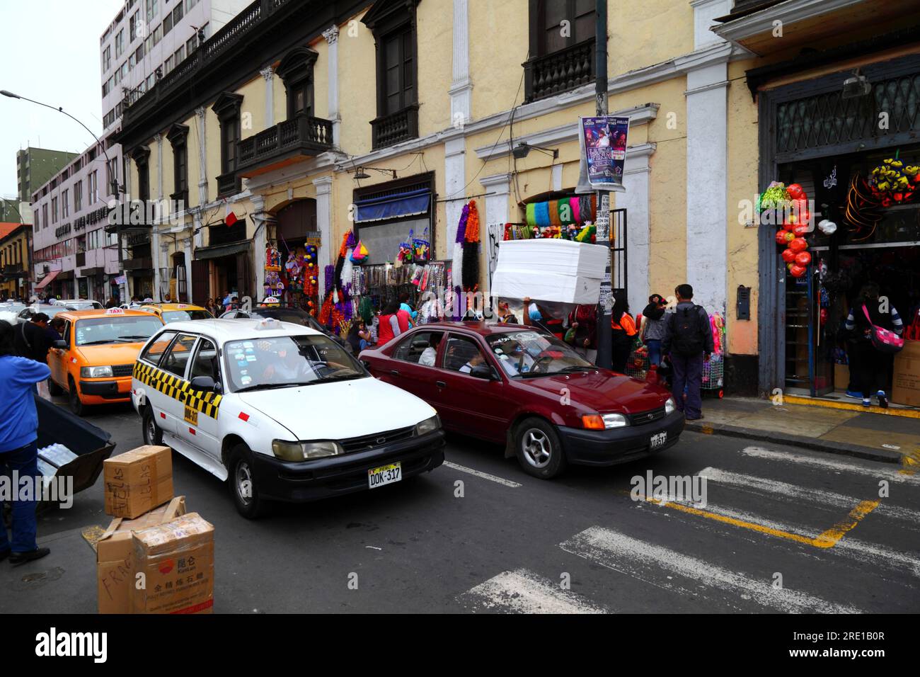 Lima traffic hi-res stock photography and images - Alamy