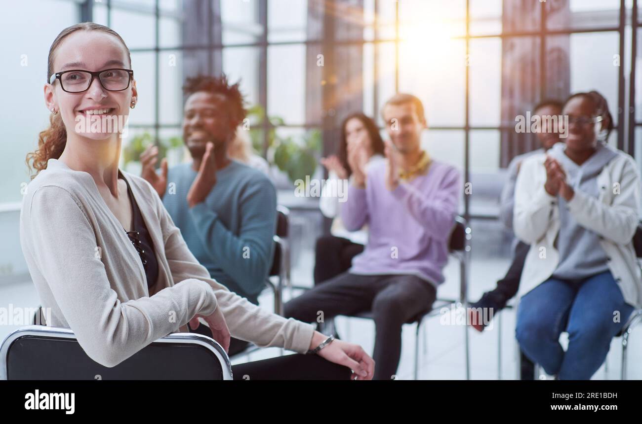 People sit in audience hi-res stock photography and images - Alamy
